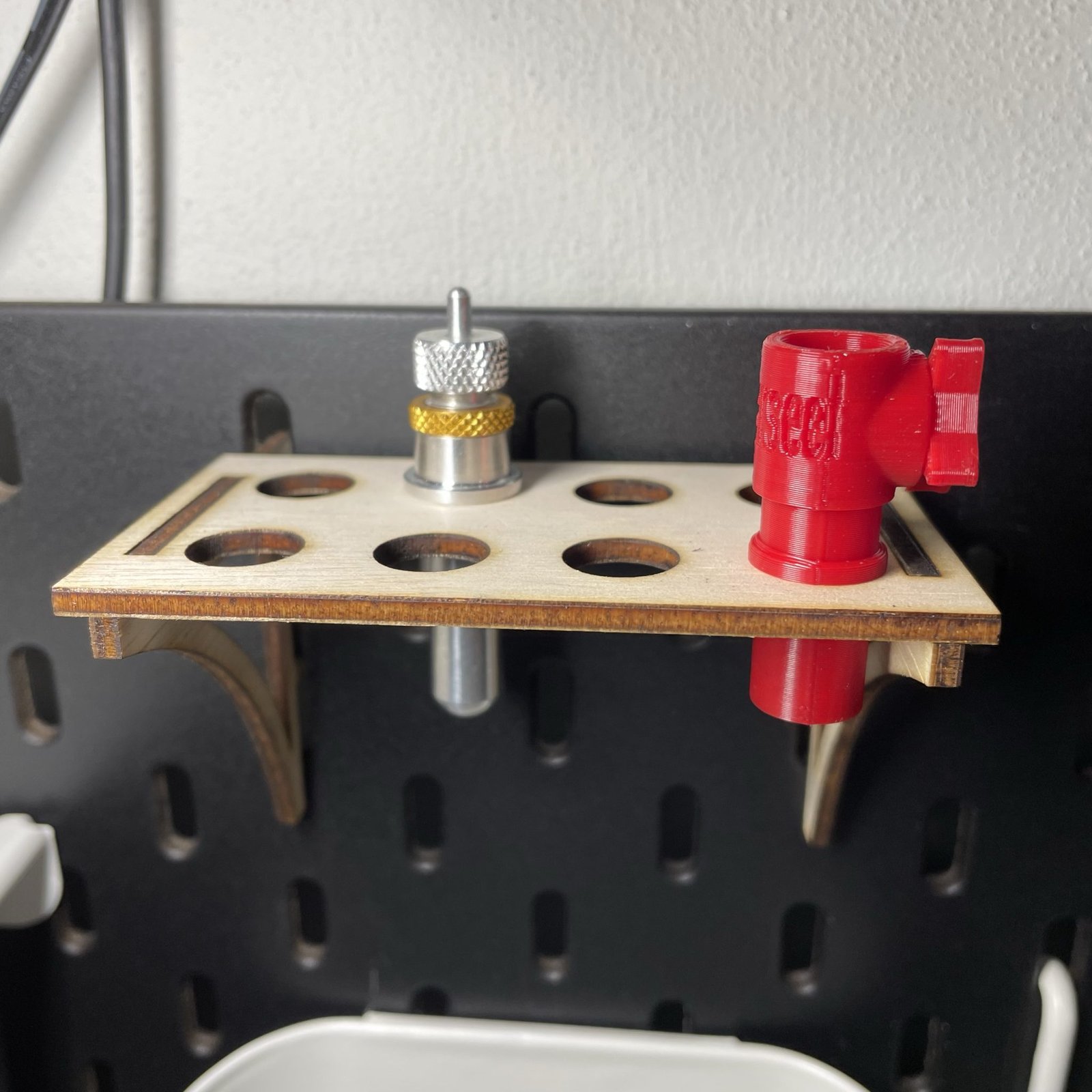 Siser tools houder voor Ikea Skådis | Hooked to Creativity